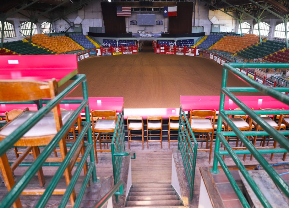 Cowtown Coliseum - Road To The Horse